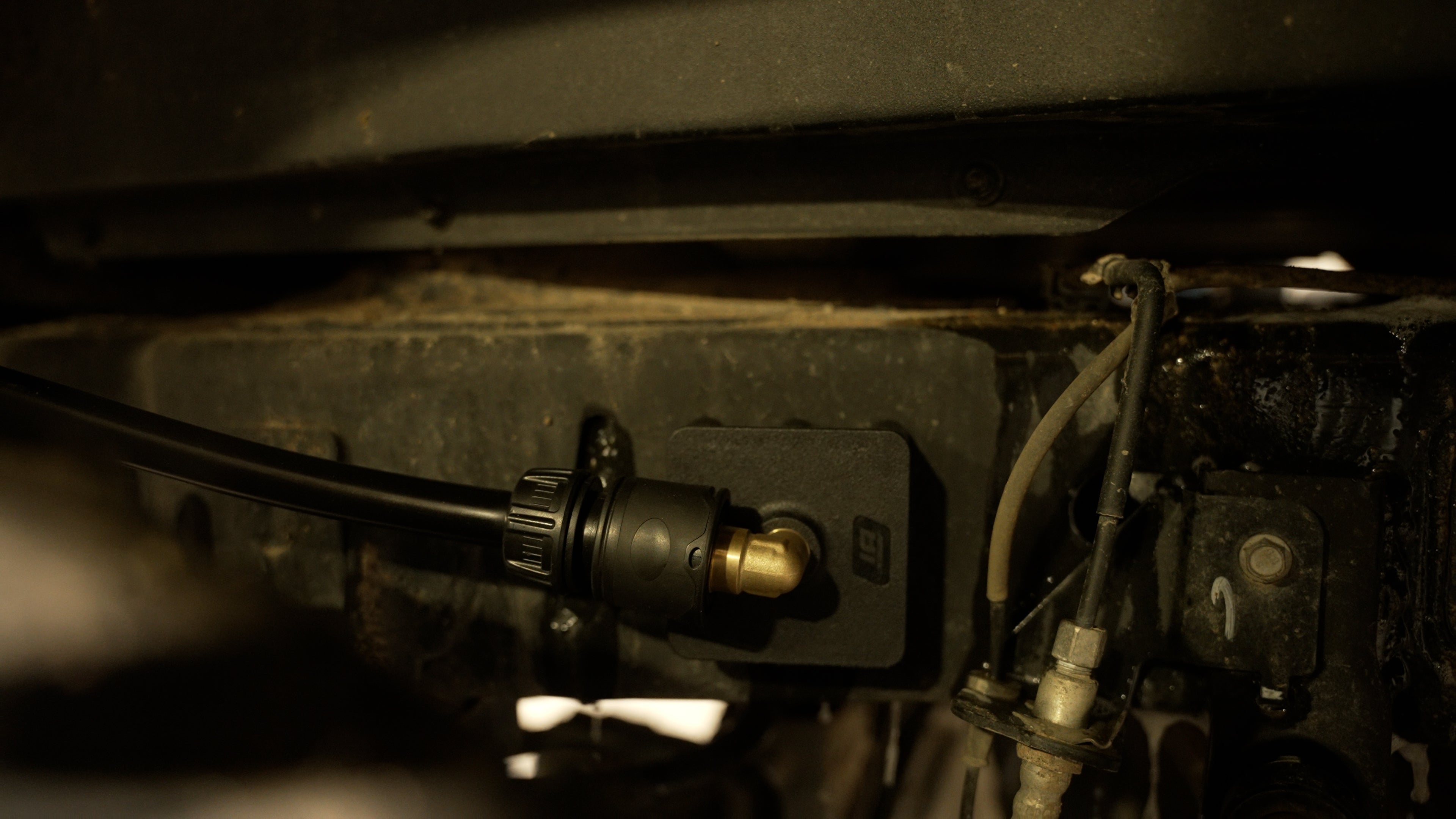 Chassis Flushing Kit - Magnetic, Soap-Infused Car Cleaner – BT Offroad